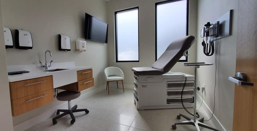 A Modern and Innovative Health Center - Atracare - Premiere, Modern ...